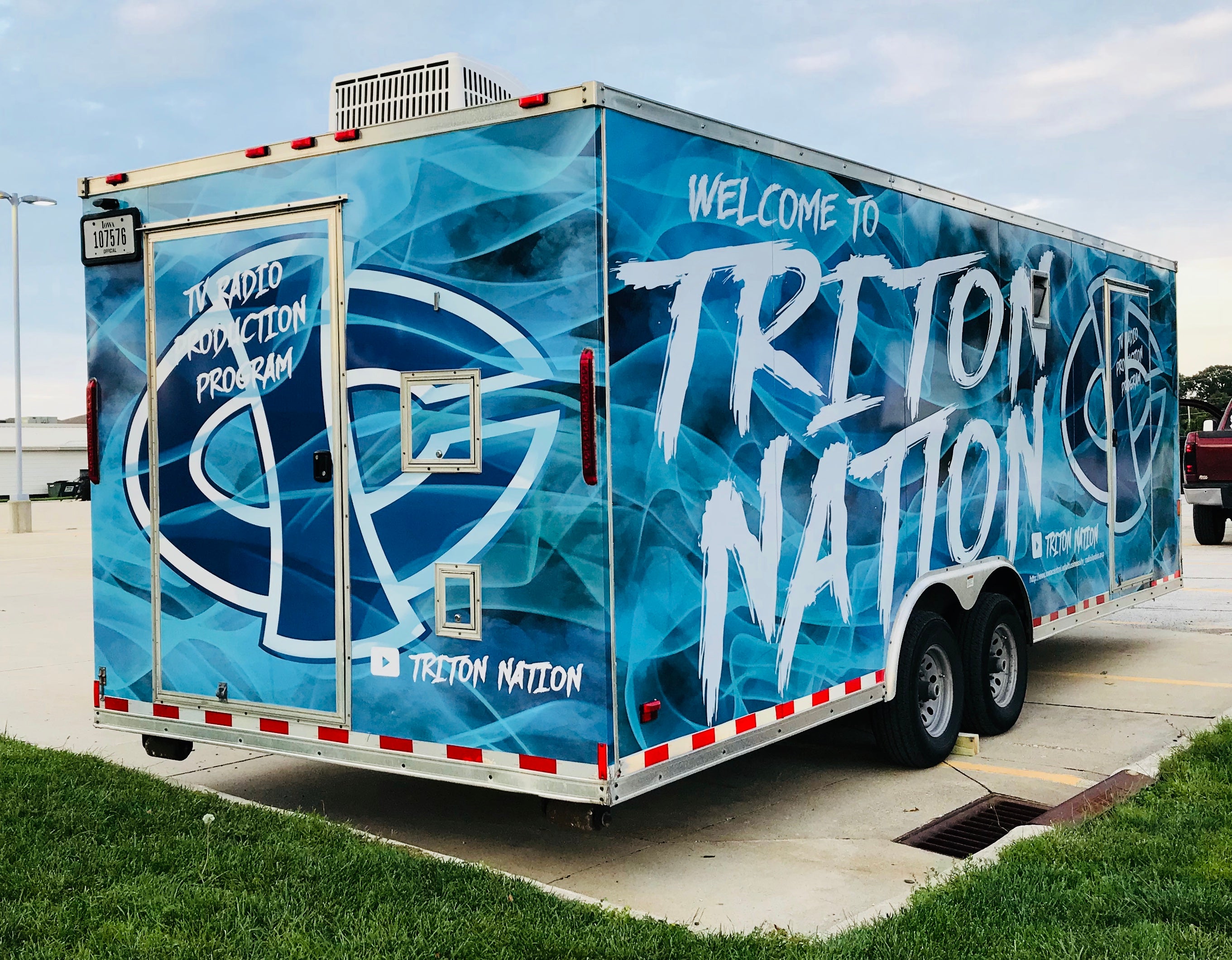 Custom Trailer Wraps | Vinyl Graphics & Lettering for Trailers – Dodge ...